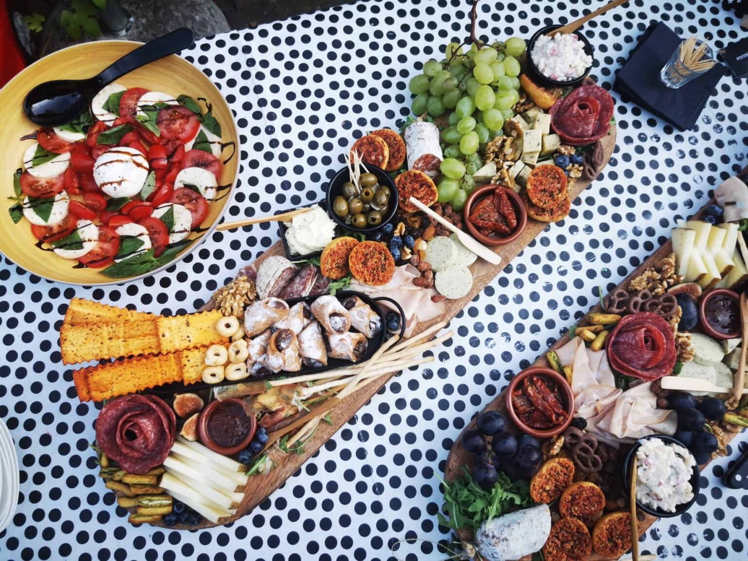 De perfecte borrelplank als avondeten maken | Food and Wood